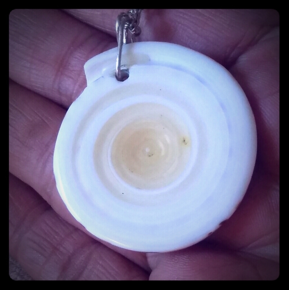 Vintage | Jewelry | Vintage Glass Shell Pendant Necklace | Poshmark